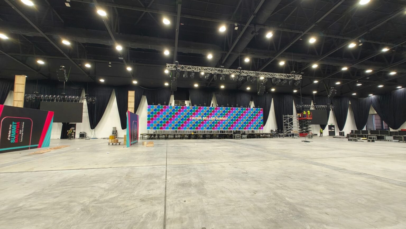 Audio Visual Solution & PA Sound System Rentals - AV Staging